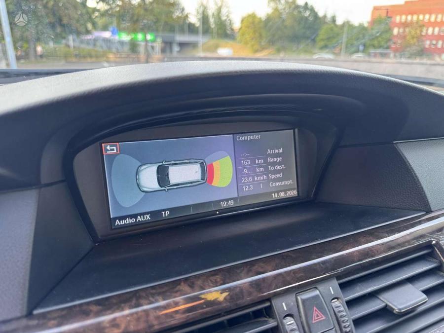 Pelēks BMW 525 2007 Viļņa, ar dzinēja tilpumu 2.50 L un nobraukumu 374 tūkst. km par 2350 €, foto 11 vietnē AUTOMOTO.COM.LV