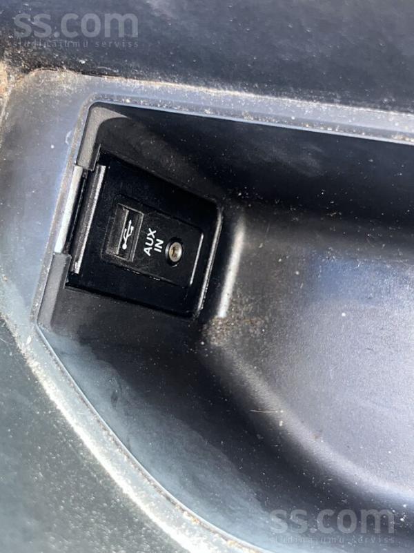 Pelēks BMW 525 2007 Daugavpils, ar dzinēja tilpumu 3.00 L un nobraukumu 394 tūkst. km par 4200 €, foto 10 vietnē AUTOMOTO.COM.LV