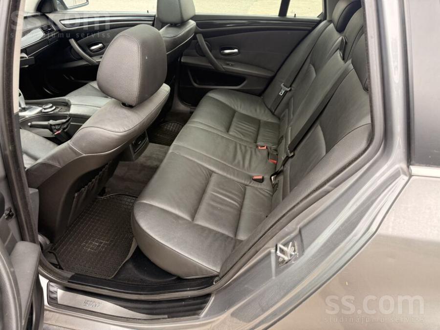 Grey BMW 525 2007 in Ogre, with an engine capacity of 3.00 L and mileage of 331 thousand km for 3999 €, photo 12 on AUTOMOTO.COM.LV