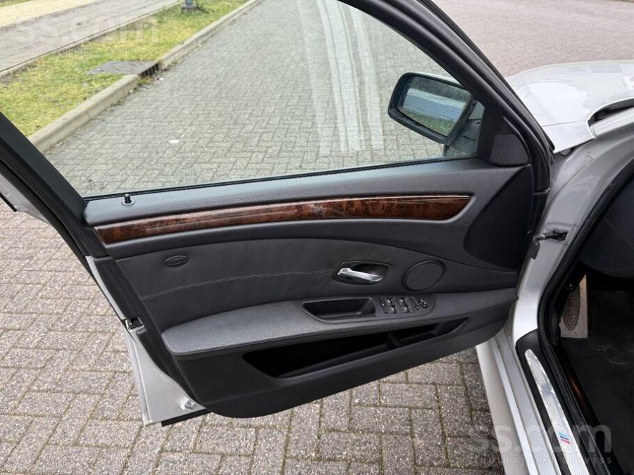 Серый БМВ 525 2007 в Рига, объемом двигателя 3.00 л и пробегом 175 тыс. км за 7395 €, фото 10 на AUTOMOTO.COM.LV