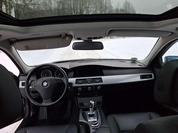 Grey BMW 525 2008 in Prienai, with an engine capacity of 2.99 L and mileage of 321 thousand km for 4250 €, photo 10 on AUTOMOTO.COM.LV