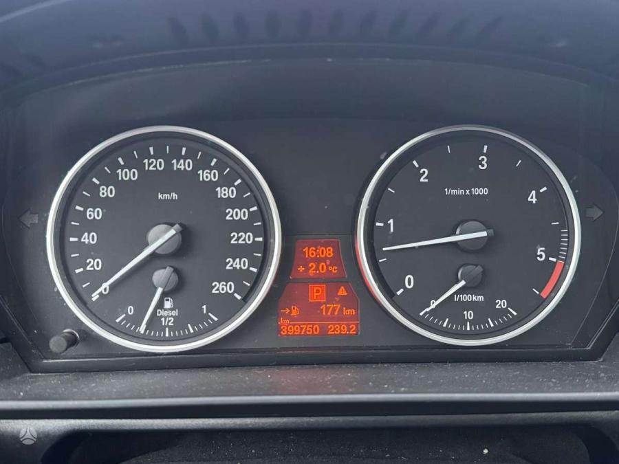Grey BMW 525 2008 in Vilnius, with an engine capacity of 2.99 L and mileage of 400 thousand km for 4999 €, photo 12 on AUTOMOTO.COM.LV