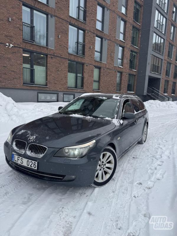 Grey BMW 525 2008 in Klaipeda, with an engine capacity of 3.00 L and mileage of 440 thousand km for 3350 €, photo 1 on AUTOMOTO.COM.LV