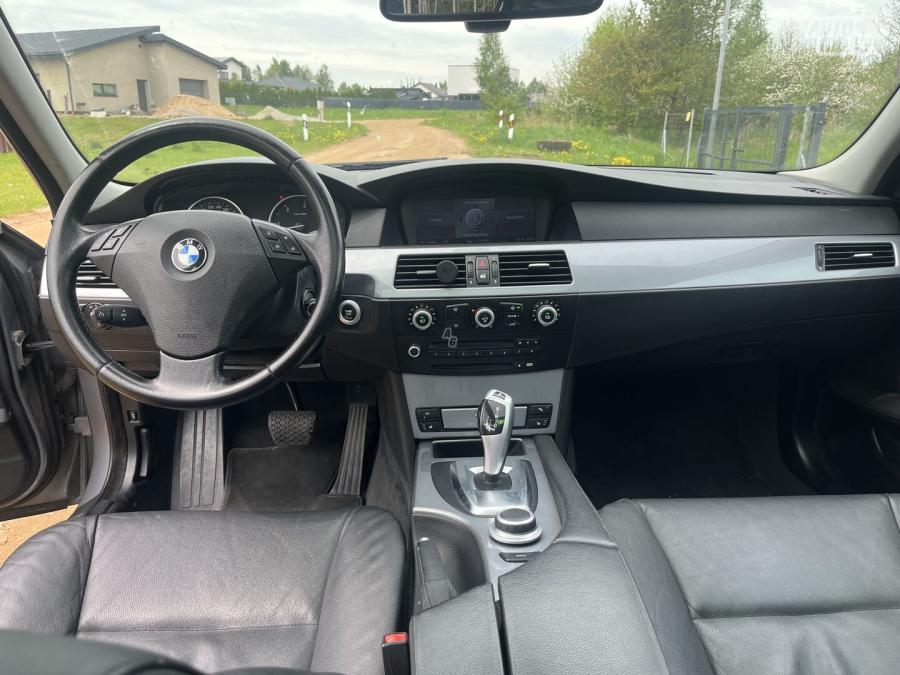 Grey BMW 525 2008 in Taurage, with an engine capacity of 3.00 L and mileage of 325 thousand km for 3300 €, photo 9 on AUTOMOTO.COM.LV