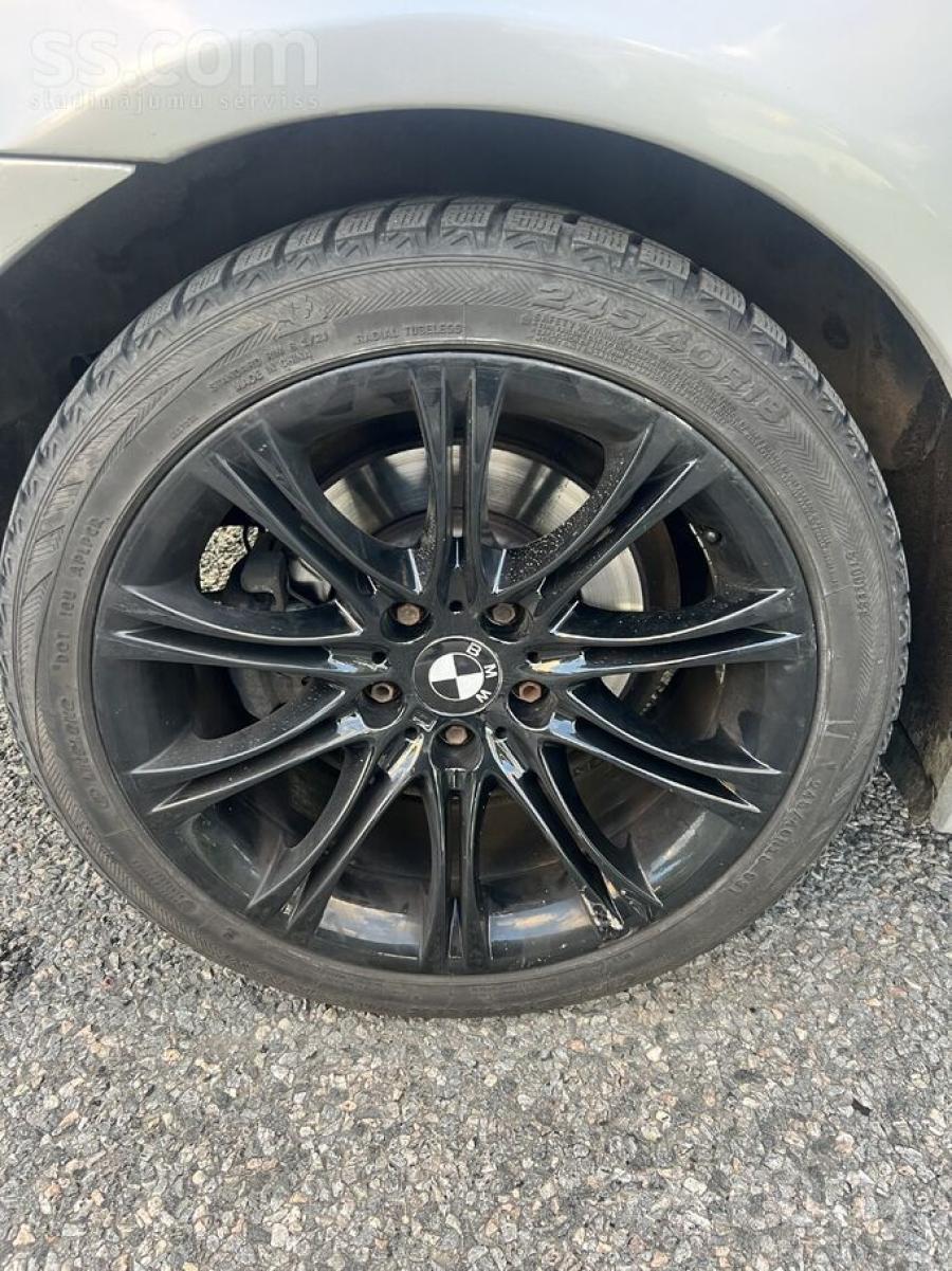 Grey BMW 525 2008 in Riga, with an engine capacity of 3.00 L and mileage of 348 thousand km for 4500 €, photo 16 on AUTOMOTO.COM.LV