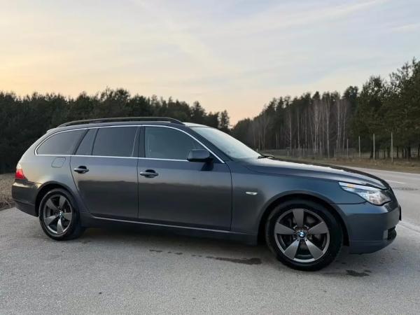 Grey BMW 525 2008 in Riga, with an engine capacity of 3.00 L and mileage of 368 thousand km for 4500 €, photo 4 on AUTOMOTO.COM.LV