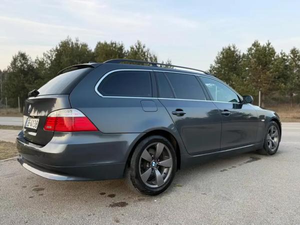 Grey BMW 525 2008 in Riga, with an engine capacity of 3.00 L and mileage of 368 thousand km for 4500 €, photo 6 on AUTOMOTO.COM.LV