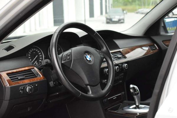 Grey BMW 525 2008 in Vilnius, with an engine capacity of 2.99 L and mileage of 360 thousand km for 3100 €, photo 7 on AUTOMOTO.COM.LV