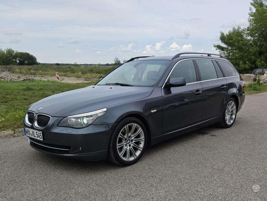 Grey BMW 525 2008 in Panevezys, with an engine capacity of 2.99 L and mileage of 297 thousand km for 3999 €, photo 1 on AUTOMOTO.COM.LV