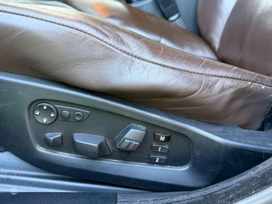 Pelēks BMW 525 2008 Viļņa, ar dzinēja tilpumu 2.99 L un nobraukumu 314 tūkst. km par 4600 €, foto 7 vietnē AUTOMOTO.COM.LV