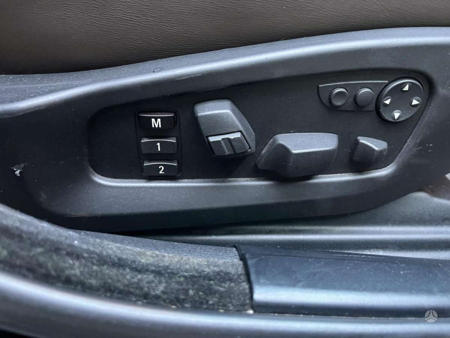 Pelēks BMW 525 2008 Viļņa, ar dzinēja tilpumu 2.99 L un nobraukumu 314 tūkst. km par 4600 €, foto 8 vietnē AUTOMOTO.COM.LV