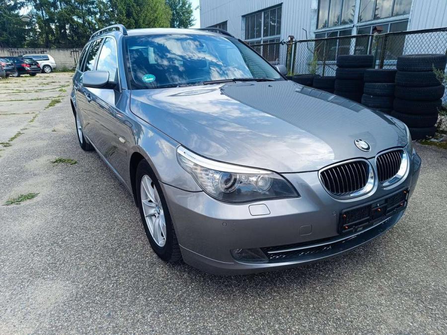 Pelēks BMW 525 2008 Utena, ar dzinēja tilpumu 2.99 L un nobraukumu 300 tūkst. km par 3700 €, foto 1 vietnē AUTOMOTO.COM.LV