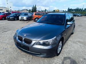 Pelēks BMW 525 2008 Utena, ar dzinēja tilpumu 2.99 L un nobraukumu 300 tūkst. km par 3700 €, foto 3 vietnē AUTOMOTO.COM.LV