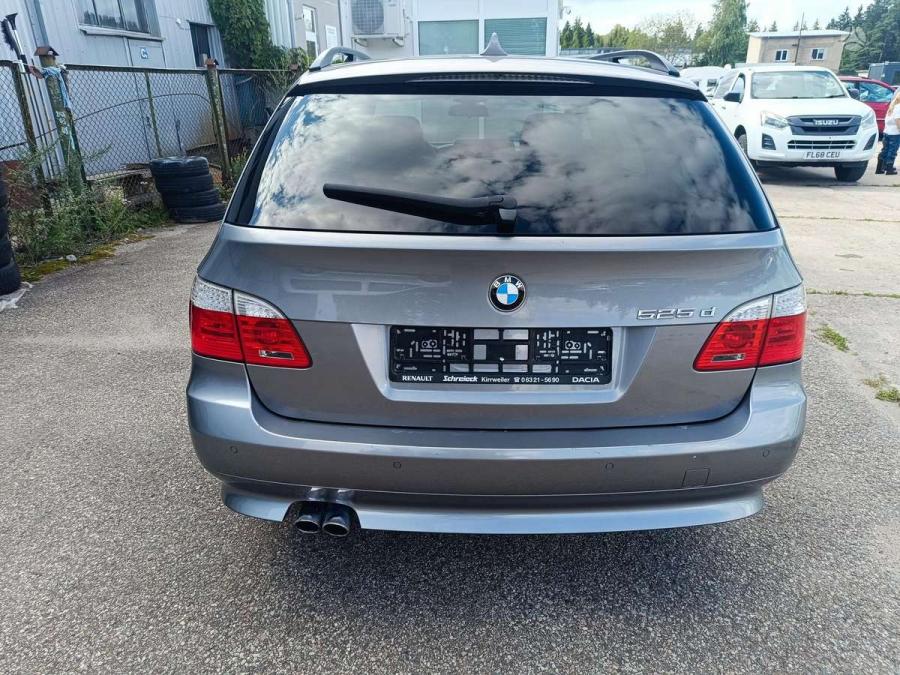 Pelēks BMW 525 2008 Utena, ar dzinēja tilpumu 2.99 L un nobraukumu 300 tūkst. km par 3700 €, foto 9 vietnē AUTOMOTO.COM.LV