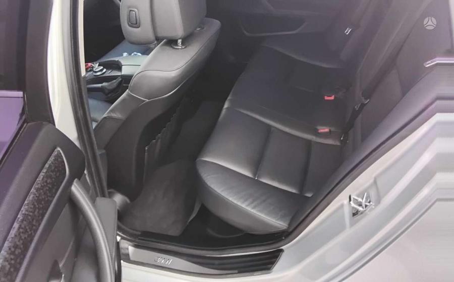 Pelēks BMW 525 2008 Marijampole, ar dzinēja tilpumu 2.99 L un nobraukumu 280 tūkst. km par 3650 €, foto 12 vietnē AUTOMOTO.COM.LV
