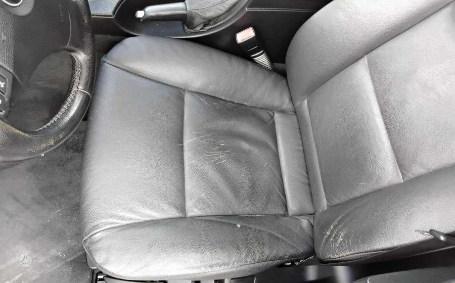 Pelēks BMW 525 2008 Marijampole, ar dzinēja tilpumu 2.99 L un nobraukumu 280 tūkst. km par 3650 €, foto 14 vietnē AUTOMOTO.COM.LV