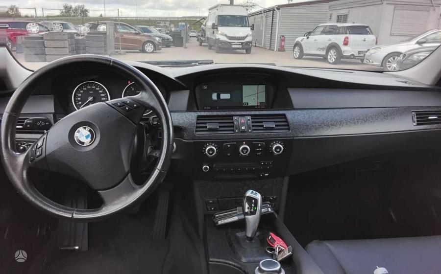 Pelēks BMW 525 2008 Marijampole, ar dzinēja tilpumu 2.99 L un nobraukumu 280 tūkst. km par 3650 €, foto 15 vietnē AUTOMOTO.COM.LV