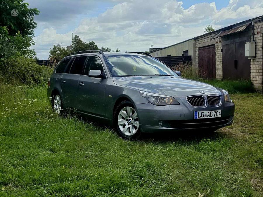 Grey BMW 525 2008 in Kaunas, with an engine capacity of 2.99 L and mileage of 320 thousand km for 3400 €, photo 3 on AUTOMOTO.COM.LV