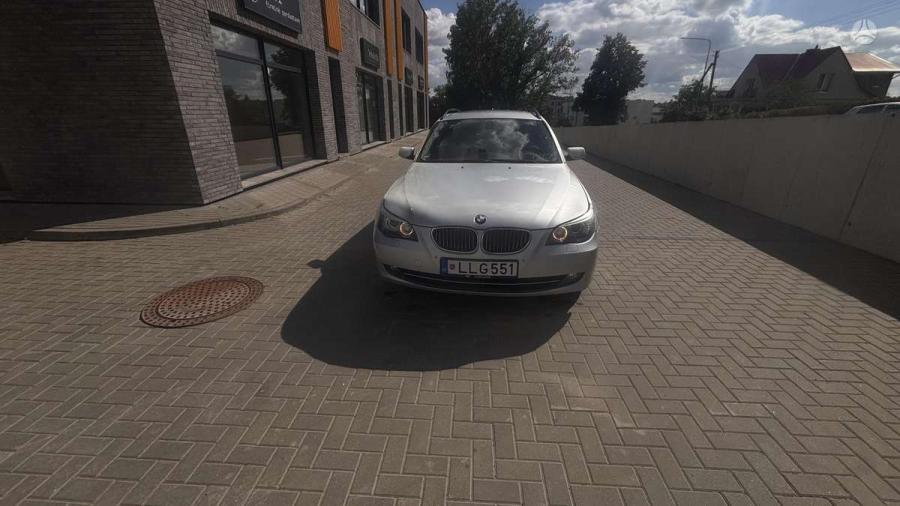 Pelēks BMW 525 2008 Kauņa, ar dzinēja tilpumu 2.99 L un nobraukumu 381 tūkst. km par 4800 €, foto 4 vietnē AUTOMOTO.COM.LV