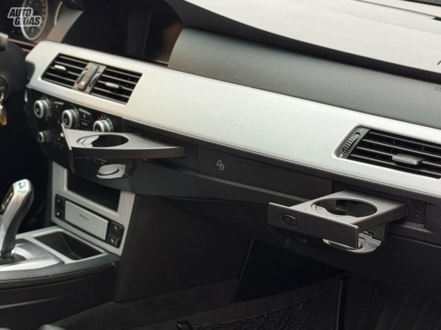 Pelēks BMW 525 2008 Kaišiadorys, ar dzinēja tilpumu 3.00 L un nobraukumu 320 tūkst. km par 3000 €, foto 21 vietnē AUTOMOTO.COM.LV