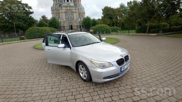 BMW 525 2008 in Liepaja on AUTOMOTO.COM.LV Grey BMW 525 2008 in Liepaja, with an engine capacity of 3.00 L and mileage of 324 thousand km for 4150 €, photo 3 on AUTOMOTO.COM.LV