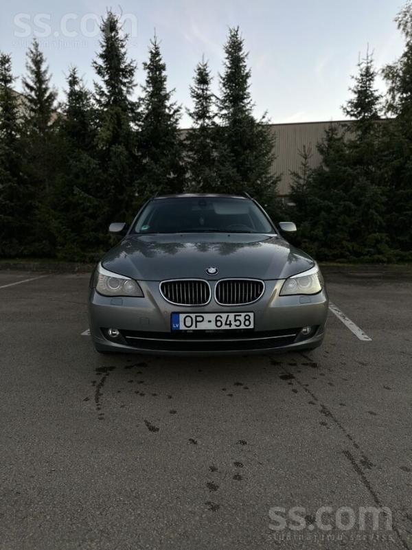 BMW 525 2008 in Rezekne on AUTOMOTO.COM.LV Grey BMW 525 2008 in Rezekne, with an engine capacity of 3.00 L and mileage of 348 thousand km for 4699 €, photo 4 on AUTOMOTO.COM.LV