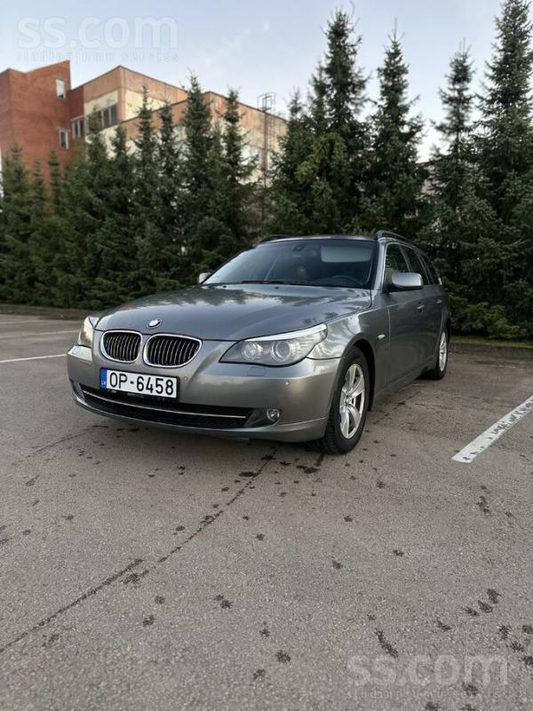 Grey BMW 525 2008 in Rezekne, with an engine capacity of 3.00 L and mileage of 348 thousand km for 4699 €, photo 1 on AUTOMOTO.COM.LV