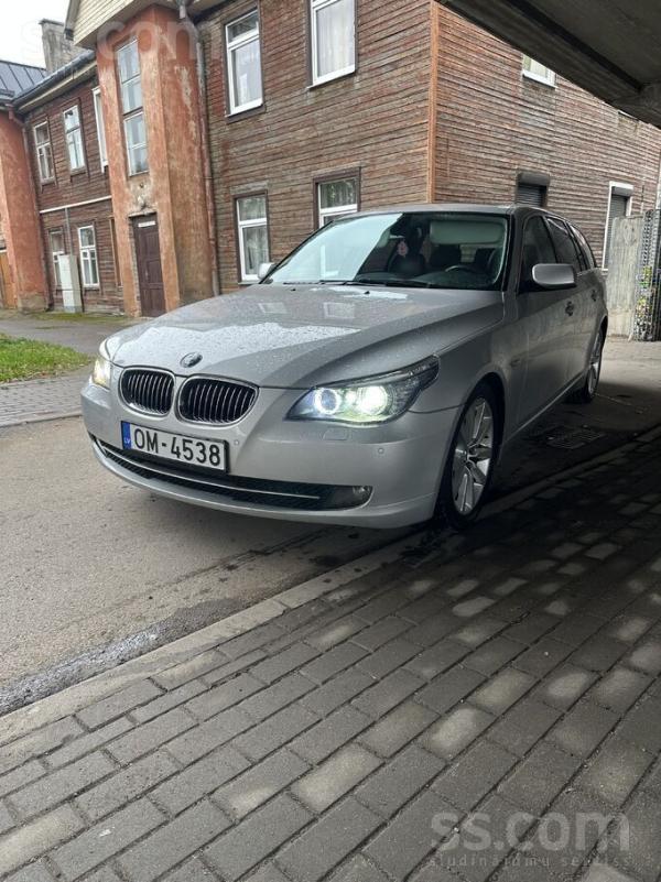 Pelēks BMW 525 2008 Daugavpils, ar dzinēja tilpumu 3.00 L un nobraukumu 340 tūkst. km par 4800 €, foto 3 vietnē AUTOMOTO.COM.LV