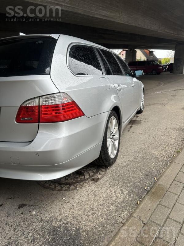 Pelēks BMW 525 2008 Daugavpils, ar dzinēja tilpumu 3.00 L un nobraukumu 340 tūkst. km par 4800 €, foto 7 vietnē AUTOMOTO.COM.LV