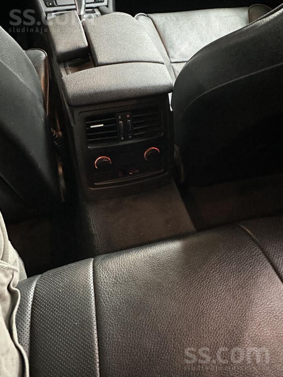 Pelēks BMW 525 2008 Daugavpils, ar dzinēja tilpumu 3.00 L un nobraukumu 340 tūkst. km par 4800 €, foto 12 vietnē AUTOMOTO.COM.LV