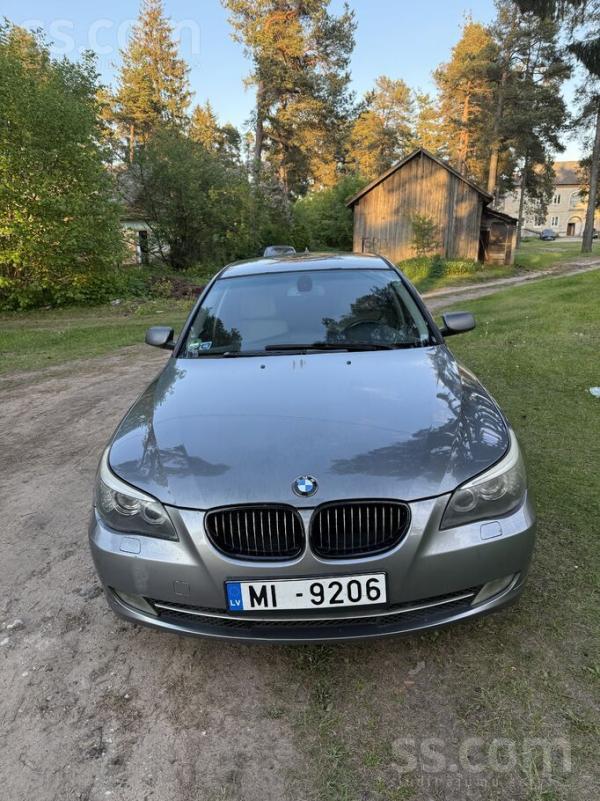 Grey BMW 525 2009 in Dobele, with an engine capacity of 3.00 L and mileage of 377 thousand km for 2200 €, photo 1 on AUTOMOTO.COM.LV