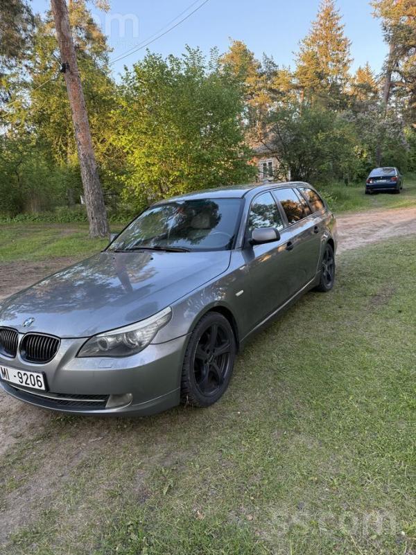 Grey BMW 525 2009 in Dobele, with an engine capacity of 3.00 L and mileage of 377 thousand km for 2200 €, photo 2 on AUTOMOTO.COM.LV