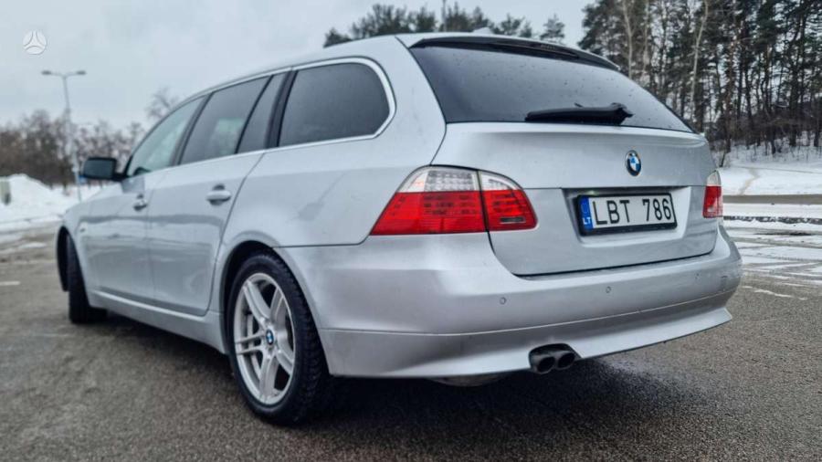 Grey BMW 525 2009 in Vilnius, with an engine capacity of 2.99 L and mileage of 323 thousand km for 3500 €, photo 4 on AUTOMOTO.COM.LV