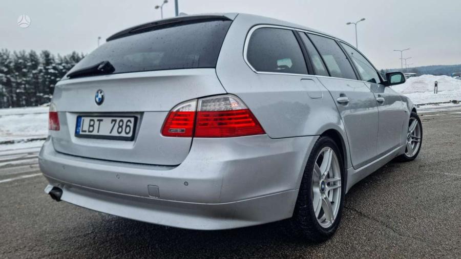 Grey BMW 525 2009 in Vilnius, with an engine capacity of 2.99 L and mileage of 323 thousand km for 3500 €, photo 5 on AUTOMOTO.COM.LV