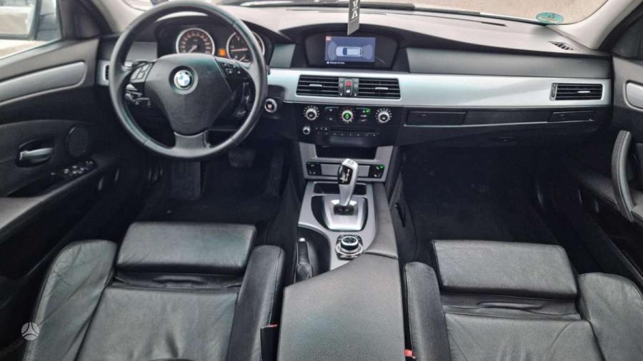 Grey BMW 525 2009 in Vilnius, with an engine capacity of 2.99 L and mileage of 323 thousand km for 3500 €, photo 10 on AUTOMOTO.COM.LV