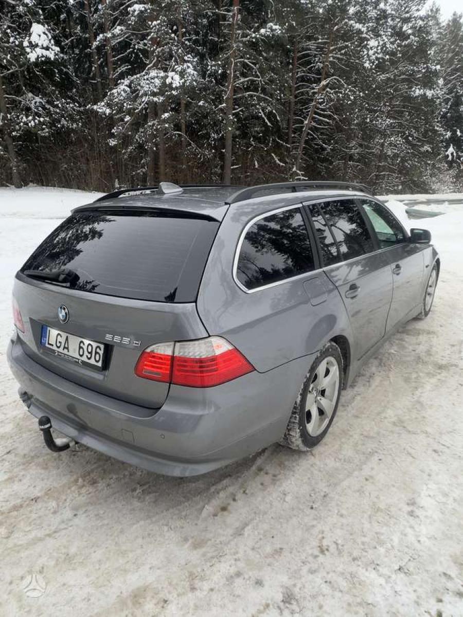 Grey BMW 525 2009 in Anyksciai, with an engine capacity of 2.99 L and mileage of 390 thousand km for 3450 €, photo 4 on AUTOMOTO.COM.LV
