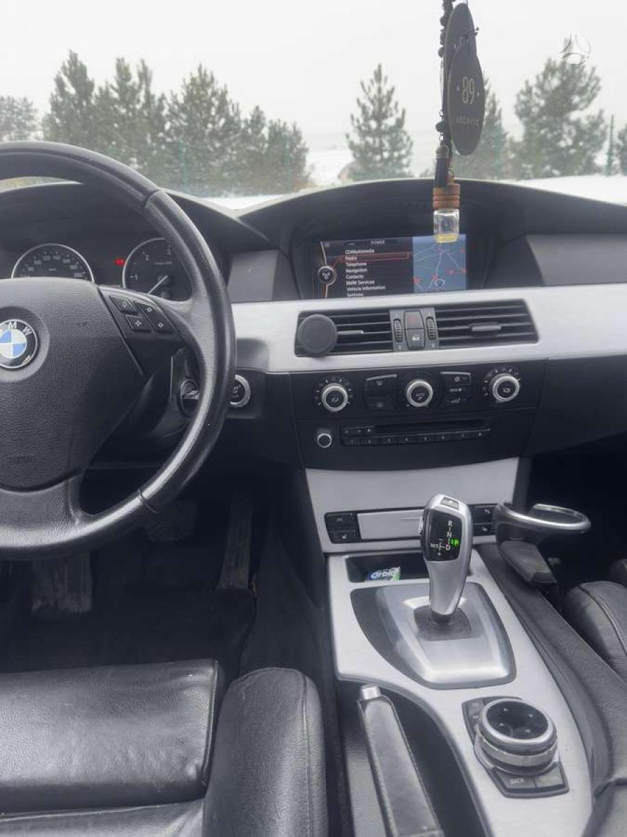 Grey BMW 525 2009 in Anyksciai, with an engine capacity of 2.99 L and mileage of 390 thousand km for 3450 €, photo 8 on AUTOMOTO.COM.LV