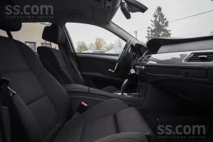 Grey BMW 525 2009 in Riga, with an engine capacity of 3.00 L and mileage of 300 thousand km for 4990 €, photo 6 on AUTOMOTO.COM.LV