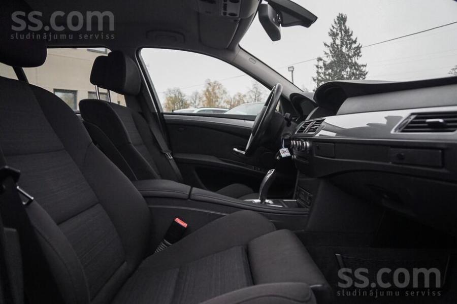 Grey BMW 525 2009 in Riga, with an engine capacity of 3.00 L and mileage of 300 thousand km for 4990 €, photo 6 on AUTOMOTO.COM.LV