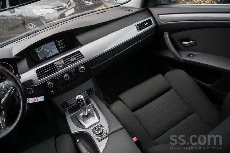 Grey BMW 525 2009 in Riga, with an engine capacity of 3.00 L and mileage of 300 thousand km for 4990 €, photo 10 on AUTOMOTO.COM.LV