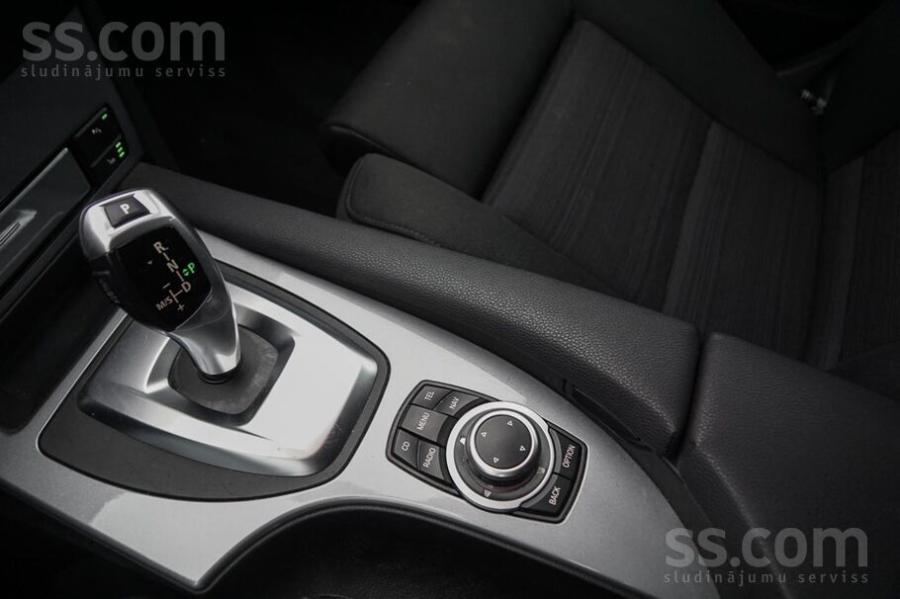 Grey BMW 525 2009 in Riga, with an engine capacity of 3.00 L and mileage of 300 thousand km for 4990 €, photo 16 on AUTOMOTO.COM.LV