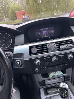 Grey BMW 525 2009 in Jelgava, with an engine capacity of 3.00 L and mileage of 302 thousand km for 4000 €, photo 4 on AUTOMOTO.COM.LV