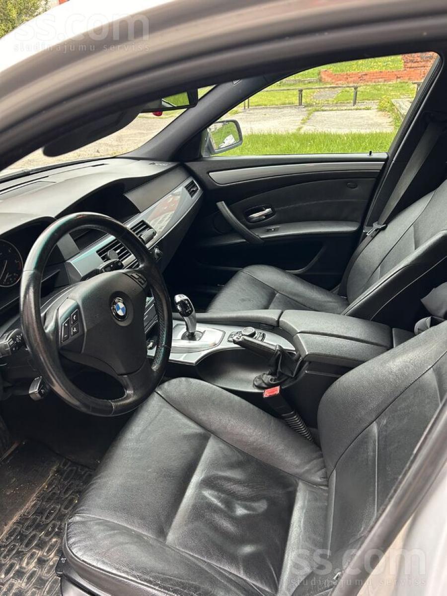 Grey BMW 525 2009 in Jelgava, with an engine capacity of 3.00 L and mileage of 302 thousand km for 4000 €, photo 6 on AUTOMOTO.COM.LV