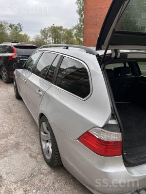 Grey BMW 525 2009 in Jelgava, with an engine capacity of 3.00 L and mileage of 302 thousand km for 4000 €, photo 9 on AUTOMOTO.COM.LV
