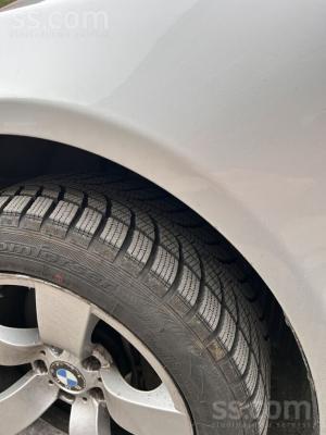 Grey BMW 525 2009 in Jelgava, with an engine capacity of 3.00 L and mileage of 302 thousand km for 4000 €, photo 10 on AUTOMOTO.COM.LV