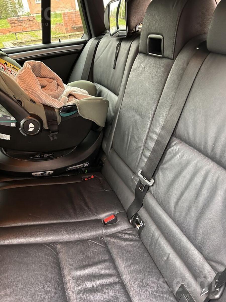 Grey BMW 525 2009 in Jelgava, with an engine capacity of 3.00 L and mileage of 302 thousand km for 4000 €, photo 11 on AUTOMOTO.COM.LV