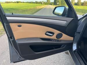 Pelēks BMW 525 2009 Viļņa, ar dzinēja tilpumu 2.99 L un nobraukumu 339 tūkst. km par 4800 €, foto 14 vietnē AUTOMOTO.COM.LV