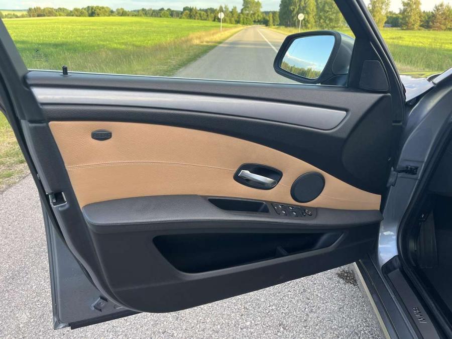 Pelēks BMW 525 2009 Viļņa, ar dzinēja tilpumu 2.99 L un nobraukumu 339 tūkst. km par 4800 €, foto 14 vietnē AUTOMOTO.COM.LV