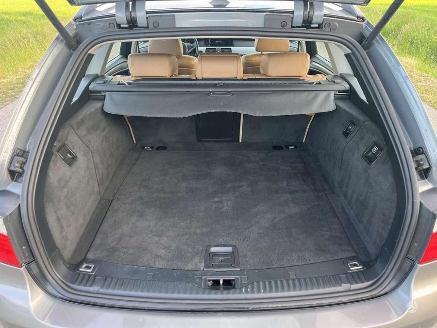 Pelēks BMW 525 2009 Viļņa, ar dzinēja tilpumu 2.99 L un nobraukumu 339 tūkst. km par 4800 €, foto 17 vietnē AUTOMOTO.COM.LV