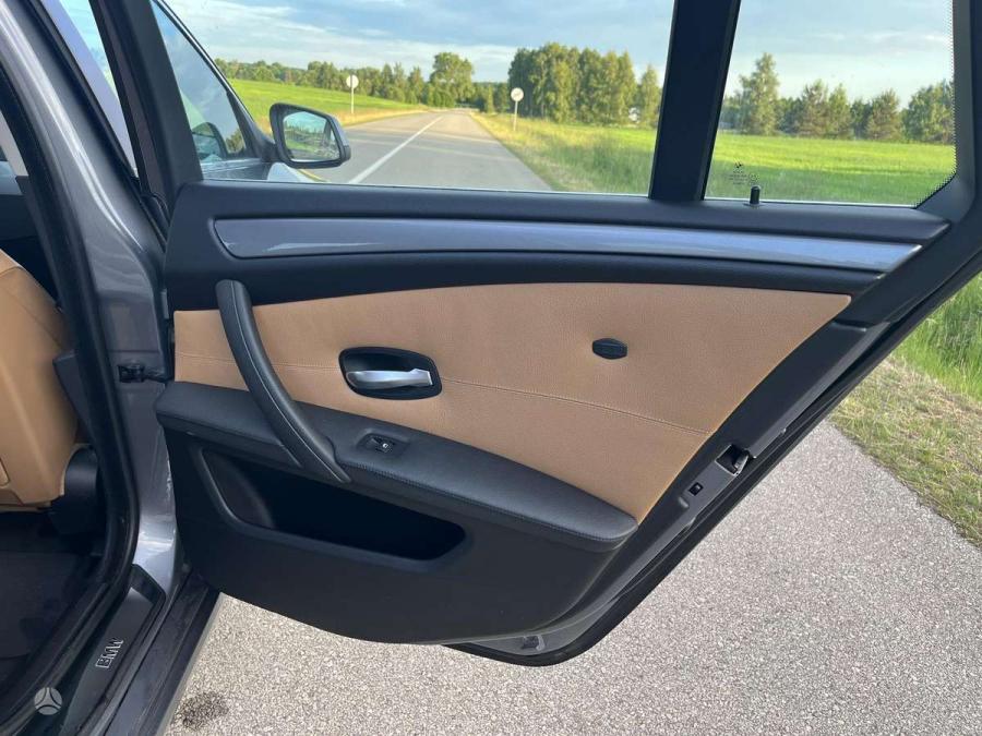 Pelēks BMW 525 2009 Viļņa, ar dzinēja tilpumu 2.99 L un nobraukumu 339 tūkst. km par 4800 €, foto 19 vietnē AUTOMOTO.COM.LV